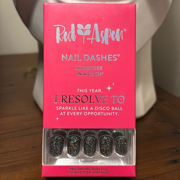 Red Aspen | Makeup | Red Aspen Nayelis New Years Resolution Nail Dashes ...